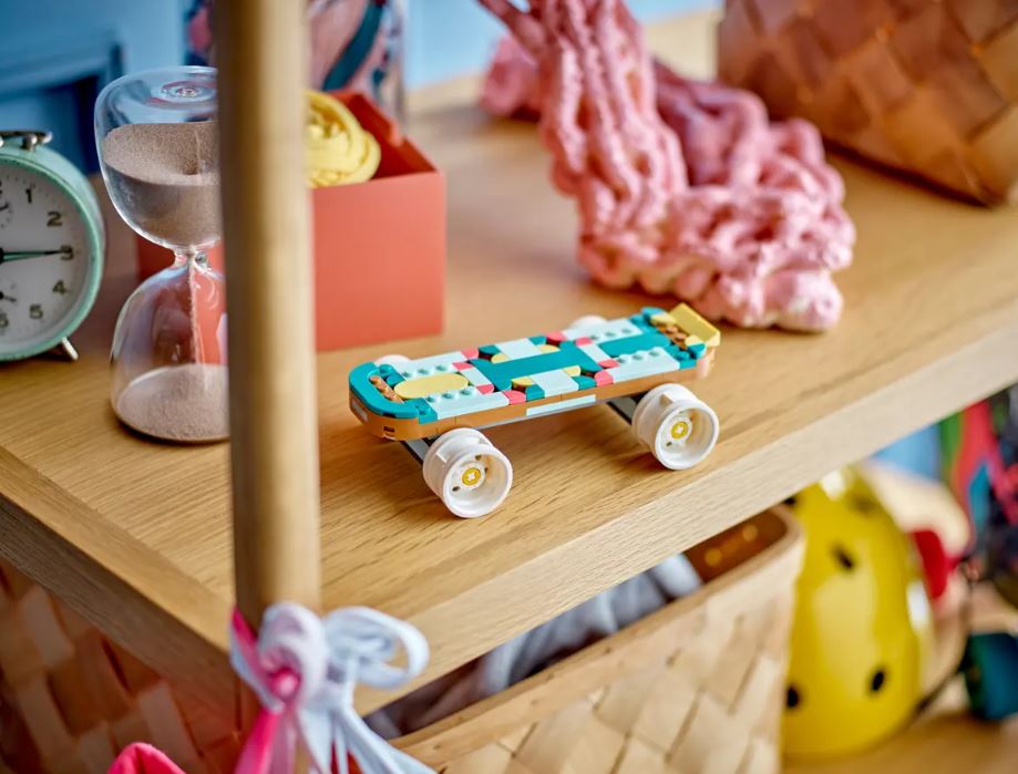 LEGO CREATOR - LE PATIN À ROULETTES RÉTRO #31148 - LEGO / Creator