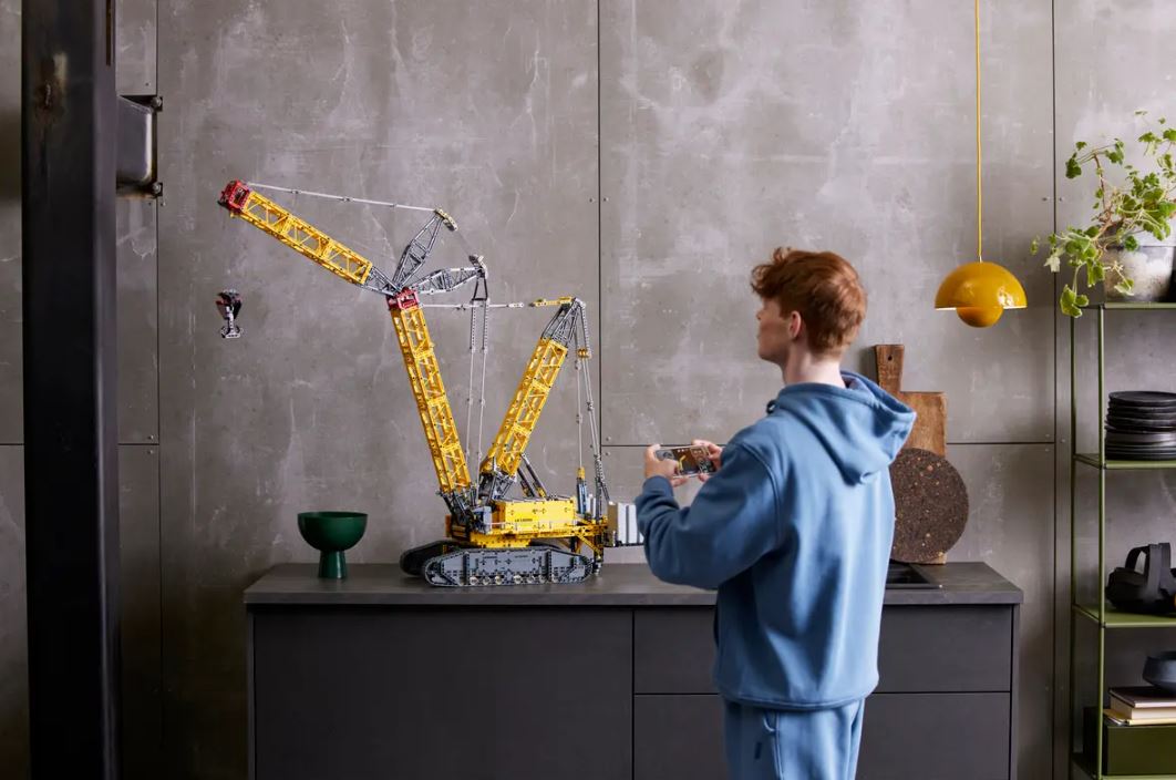 LEGO TECHNIC - LA GRUE SUR CHENILLES LIEBHERR LR 13000 #42146 - LEGO ...