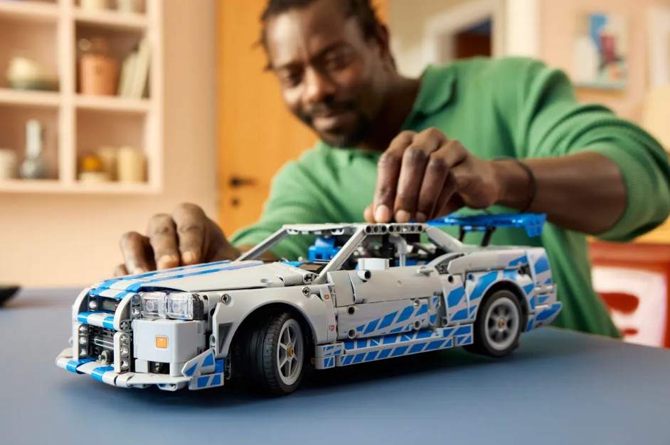 LEGO TECHNIC - NISSAN SKILINE GT-R (R34) RAPIDE ET DANGEUREUX 2 #42210 ...