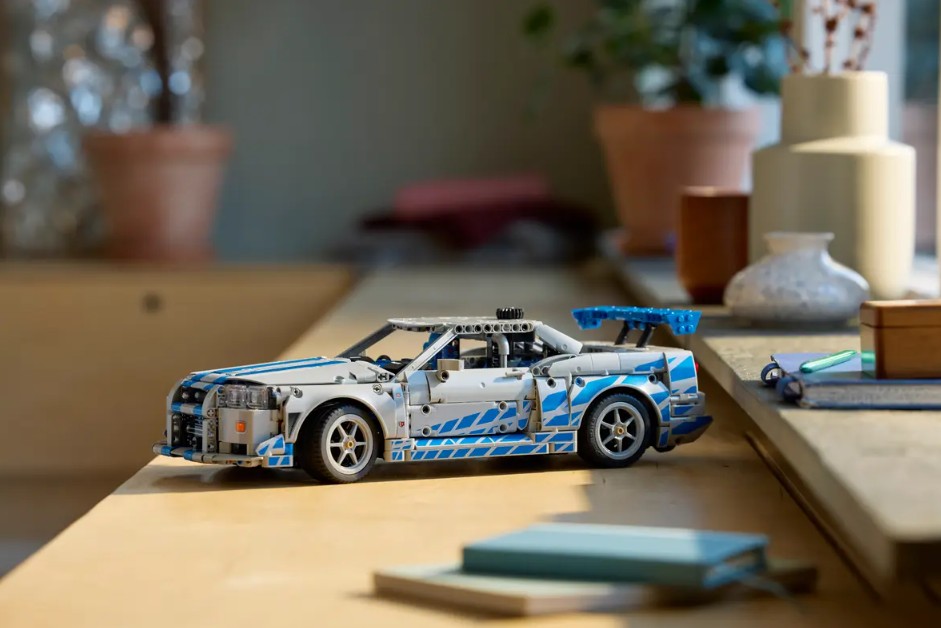 LEGO TECHNIC - NISSAN SKILINE GT-R (R34) RAPIDE ET DANGEUREUX 2 #42210 ...