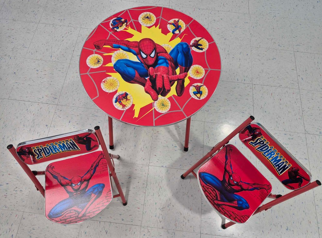 TABLE AVEC 2 CHAISES - SPIDER-MAN - SAISONNIER / Été - jeux et sports