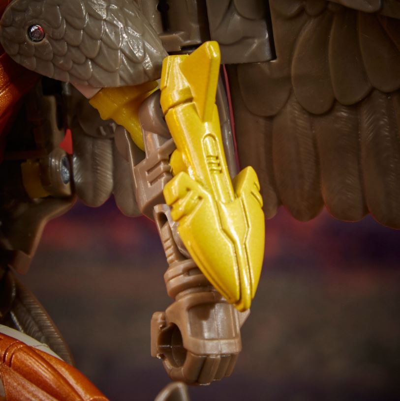 TRANSFORMERS GENERATIONS WAR FOR CYBERTRON - KINGDOM DELUXE FIGURINE ...